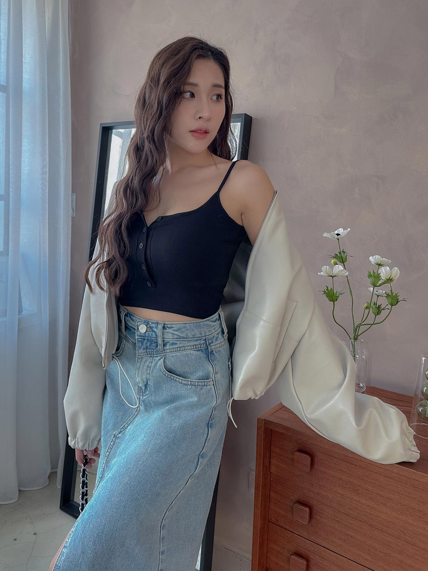 短版開釦罩杯背心 | CHUN33